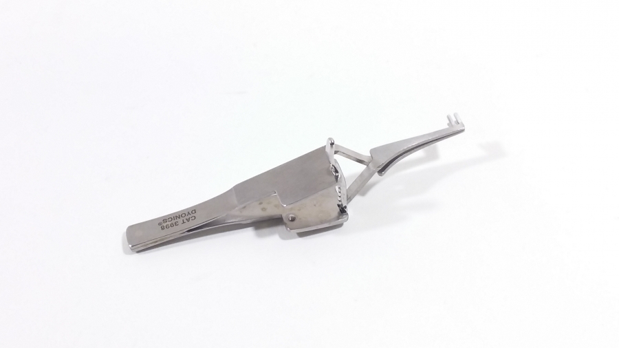Dyonics / Smith & Nephew reusable surgical clamp