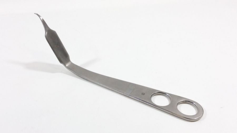 Biomet Bent Hohmann Retractor